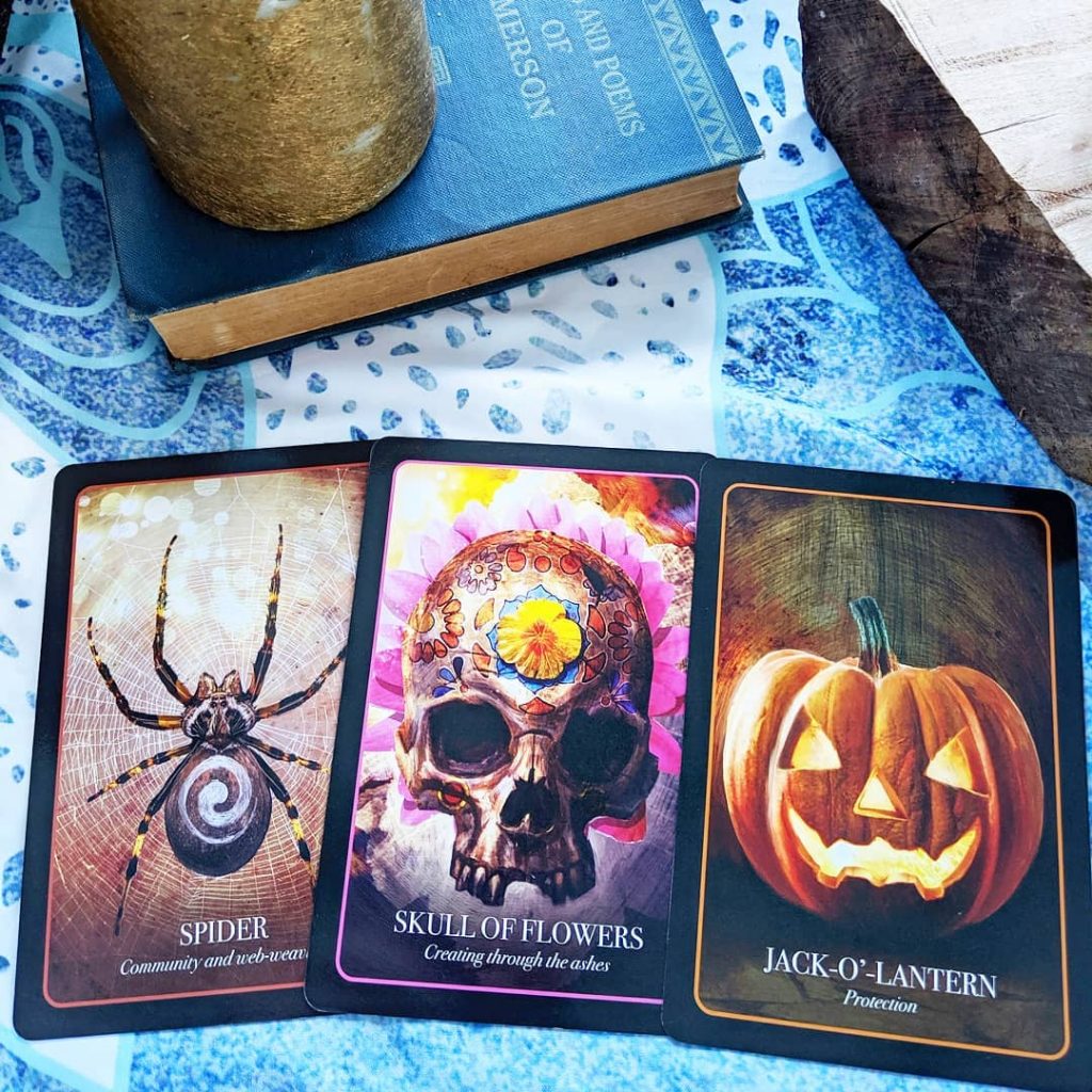 Top 5 Bộ Bài Tarot/Oracle Dành Cho Dịp Halloween